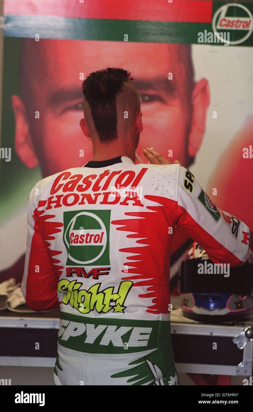 Motorbikes - SBK 97 - Superbike World - Championship - Donnington. Aaron Slight, New Zealand ...