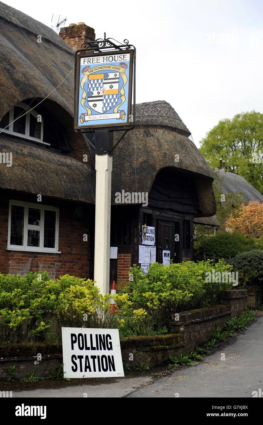 The tichborne arms pub in tichborne hi-res stock photography and images ...