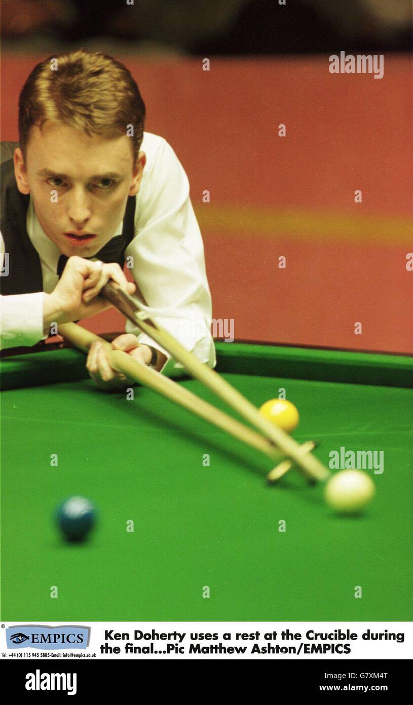 Snooker embassy world snooker stephen hendry v ken doherty hi-res stock ...
