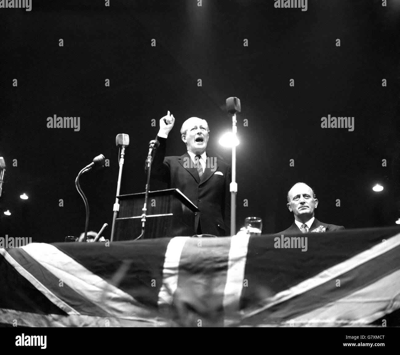 Politics - 1959 General Election - Harold MacMillan Stock Photo - Alamy