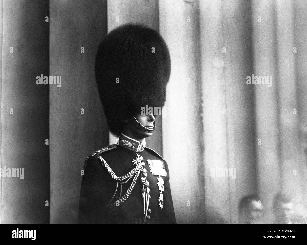 Wearing bearskin Black and White Stock Photos & Images - Alamy