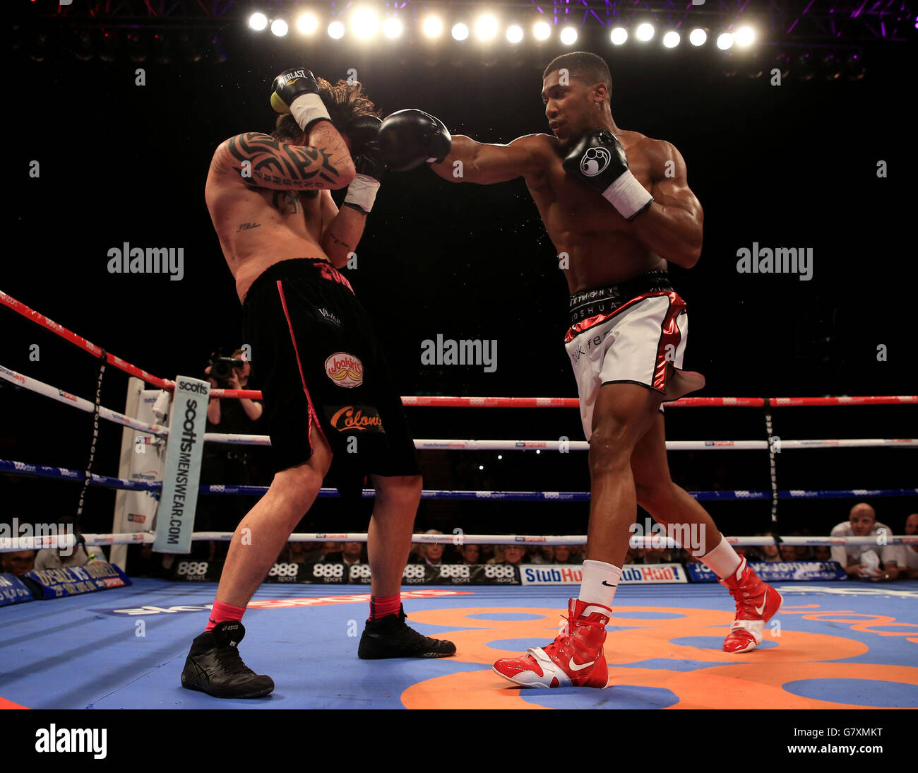 Boxing - Barclaycard Arena Stock Photo - Alamy