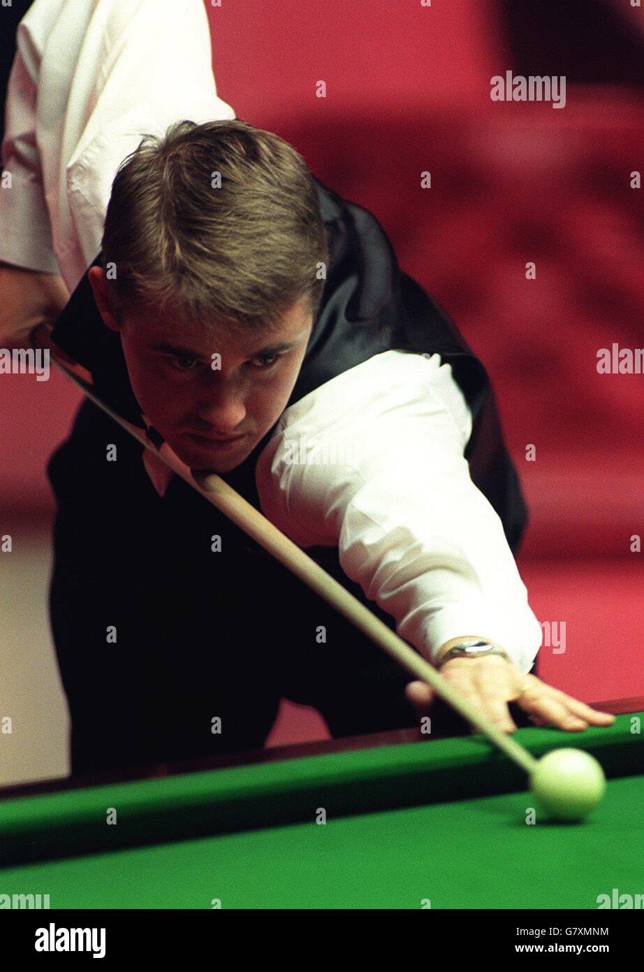 Snooker ... Embassy World Snooker Championships, Crucible Theatre ...