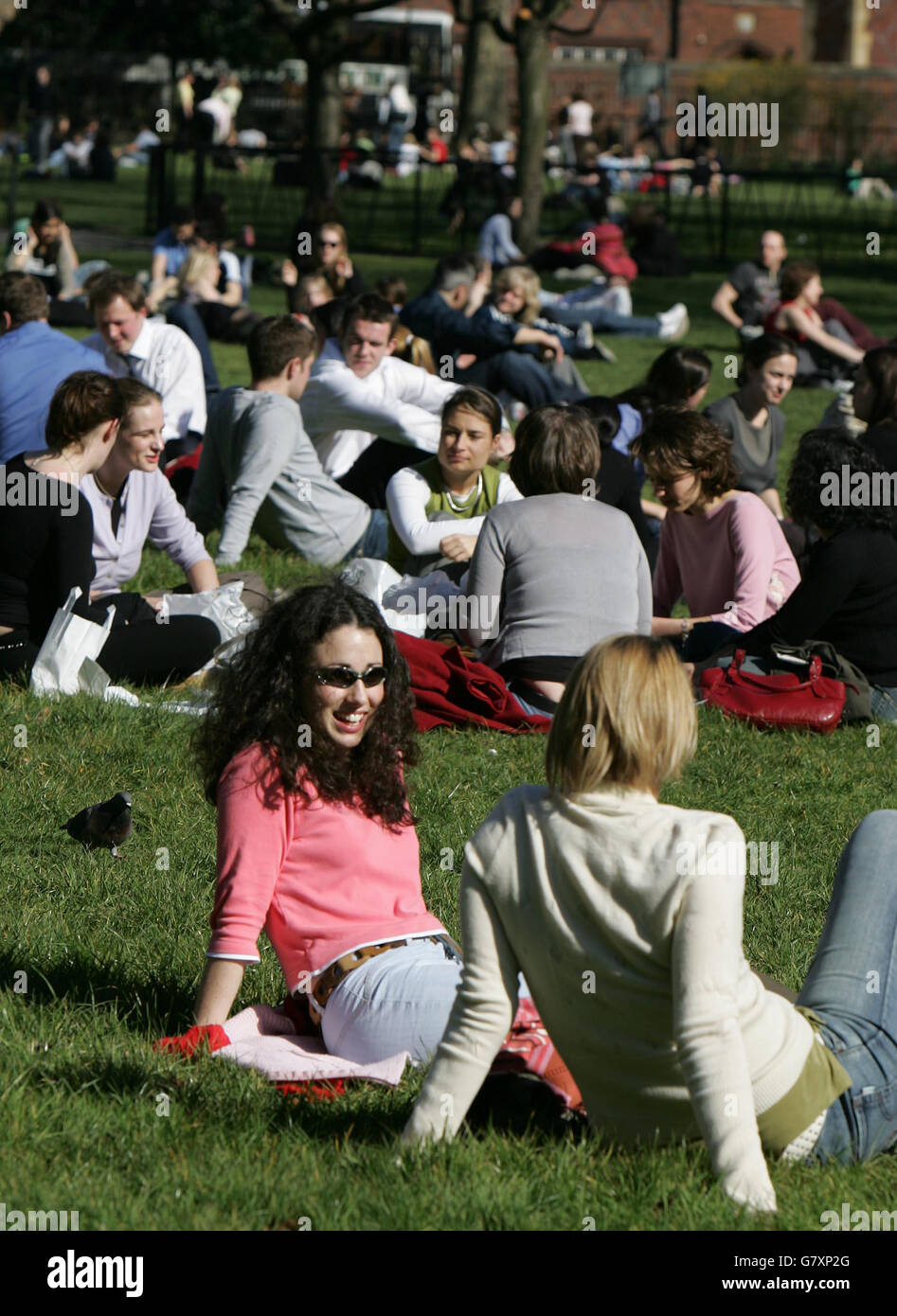 During lunchtime in the spring sunshine in central london hi-res stock ...