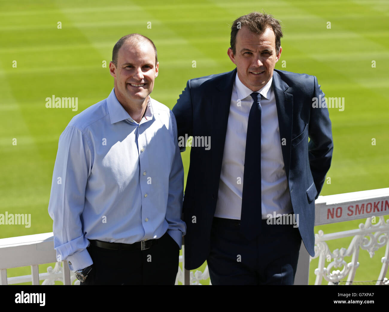 Tom harrison cricket hi-res stock photography and images - Alamy
