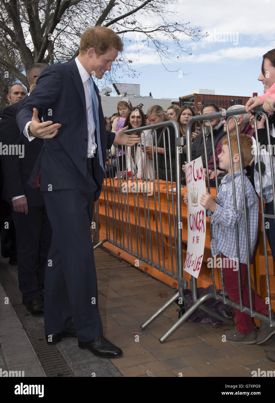 Prince Harry meets Riley Harris, 6, during a walkabout in Christchurch ...