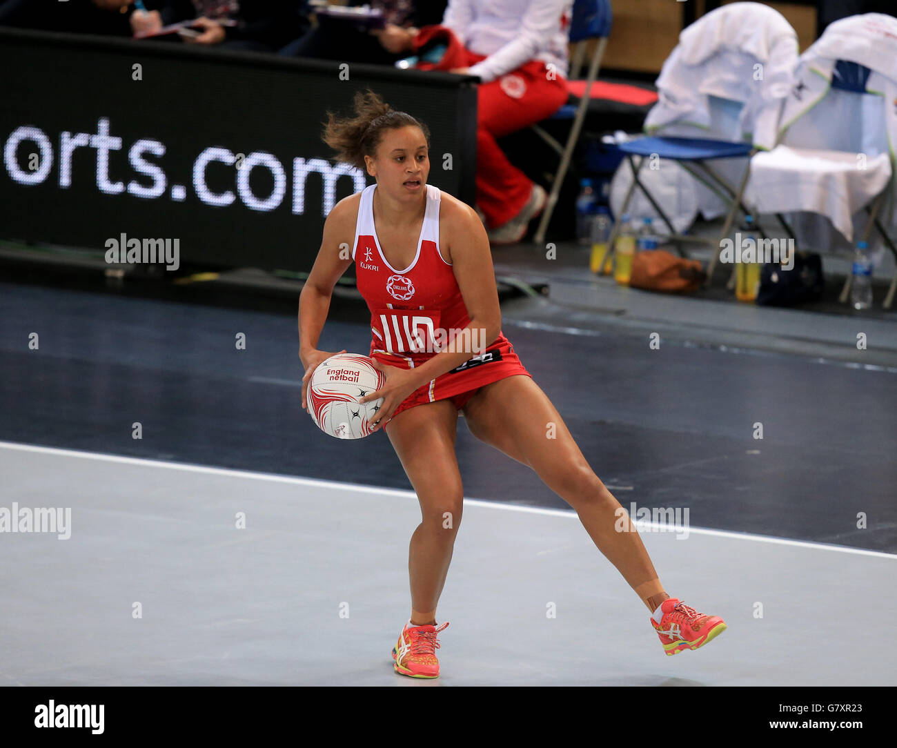 Englands laura malcolm in action hi-res stock photography and images ...