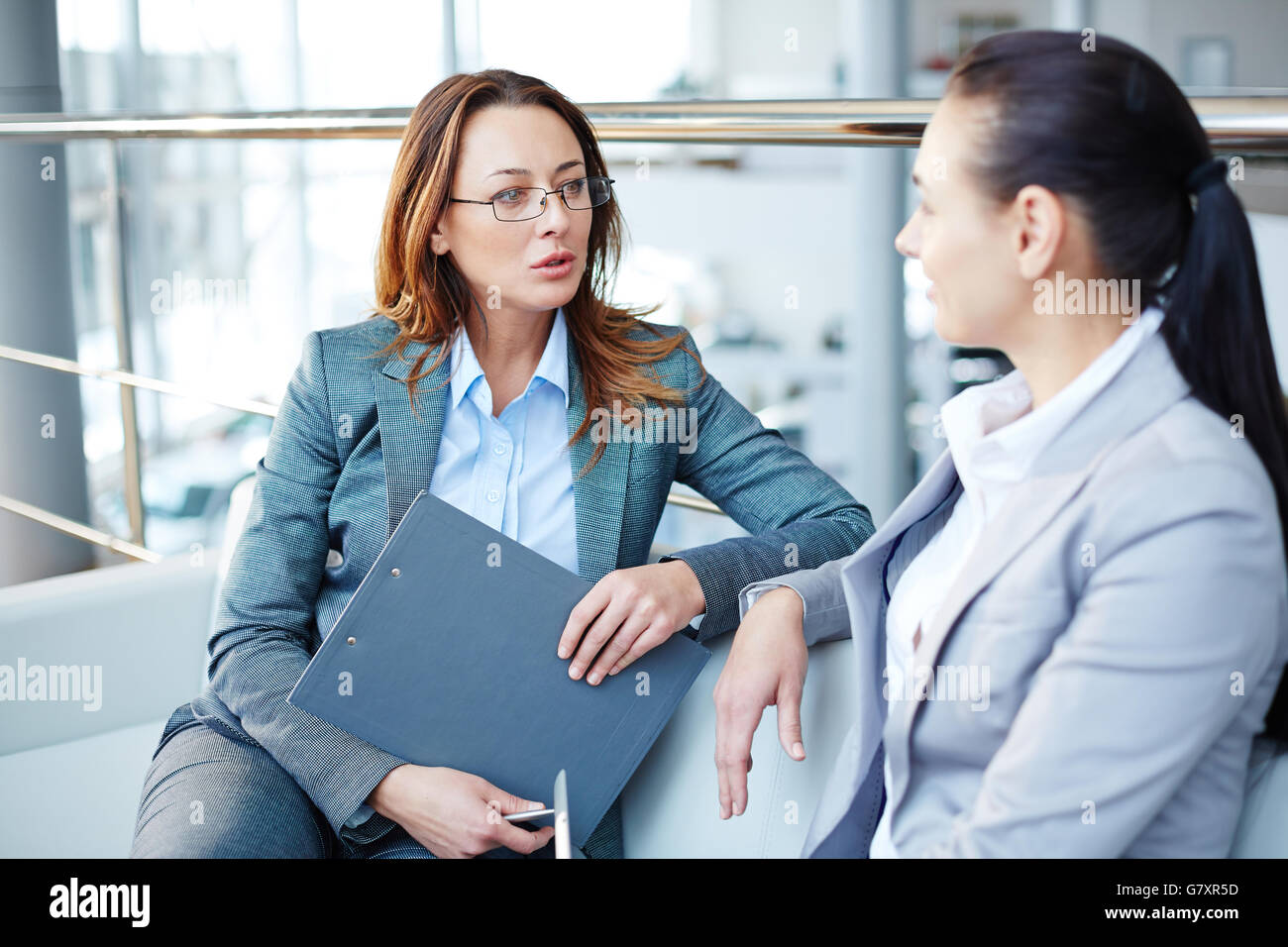 Interview clipboard hi-res stock photography and images - Alamy