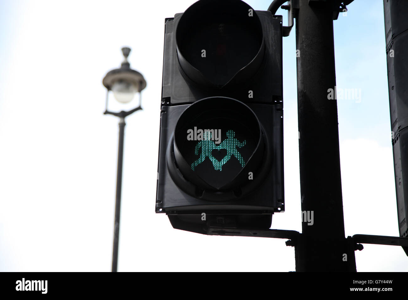 Trafalgar Square, London, 27 June 2016 - Diversity pedestrian traffic ...