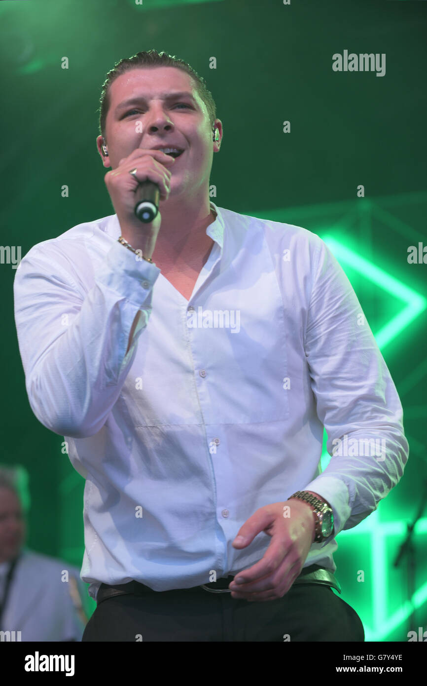 John newman singer hi-res stock photography and images - Alamy