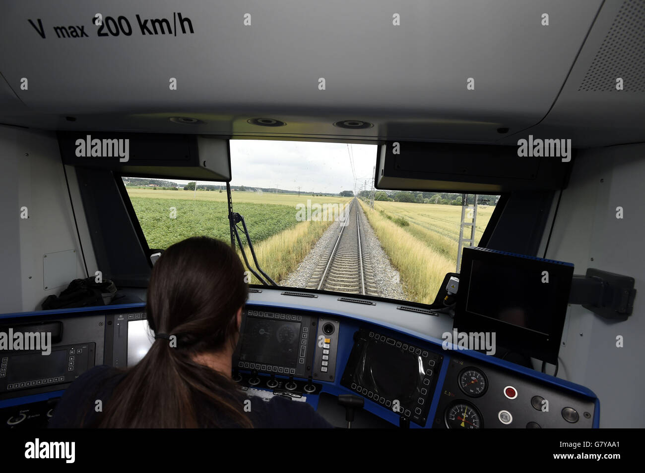 Skoda Transportation presents the Class 380 electric locomotive Emil ...