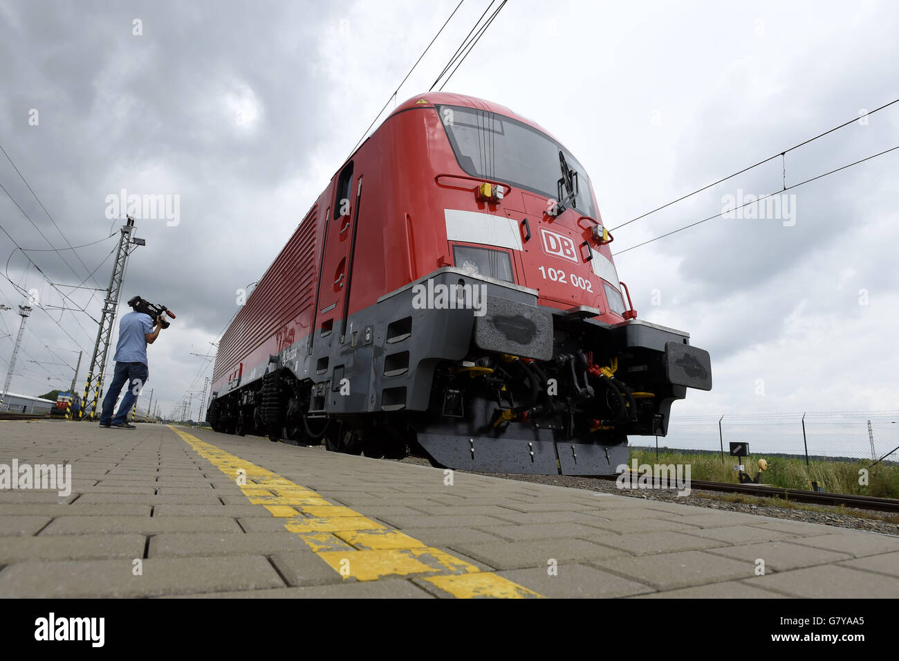 Skoda Transportation presents the Class 380 electric locomotive Emil ...
