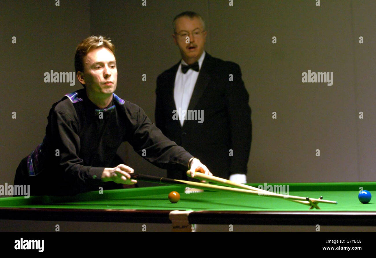 Ireland's Ken Doherty in action during the first round Stock Photo - Alamy