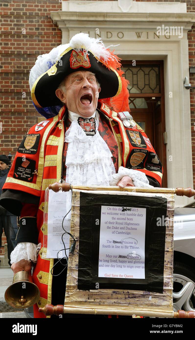 Town crier Tony Appleton proclaims the birth of the second child to the ...