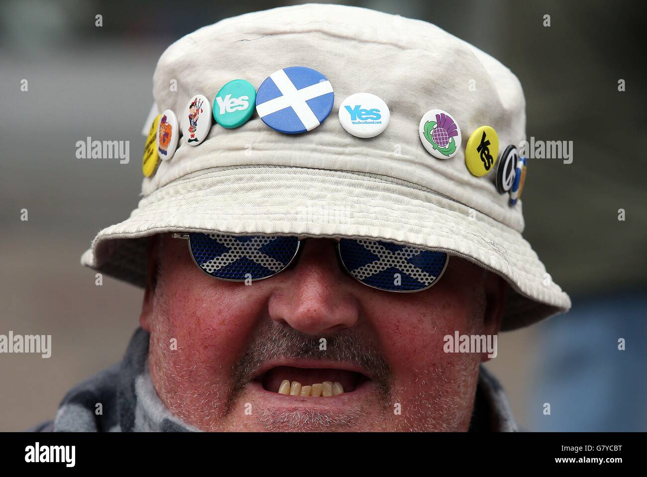 A SNP supporter as Scottish Conservative leader Ruth Davidson chats ...