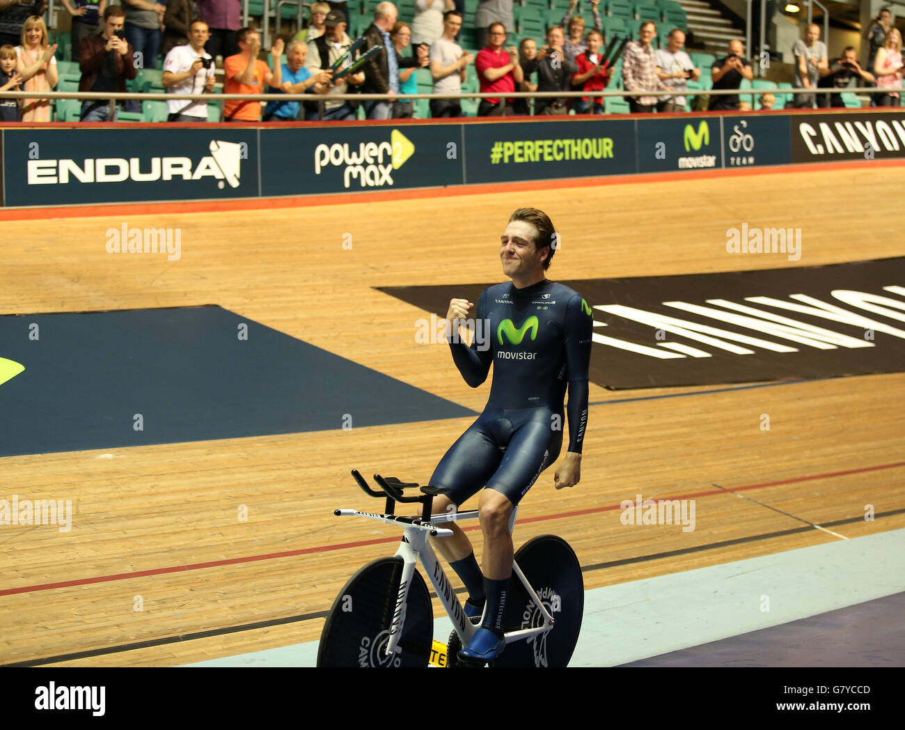Alex Dowsett celebrates his new record after the 1 hour World Record ...