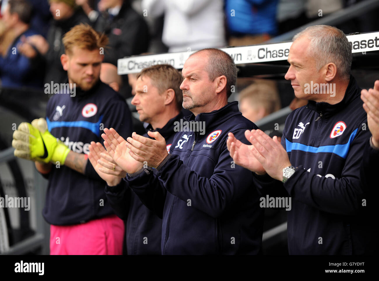 Reading manager Steve Clarke during the minute applause Stock Photo - Alamy
