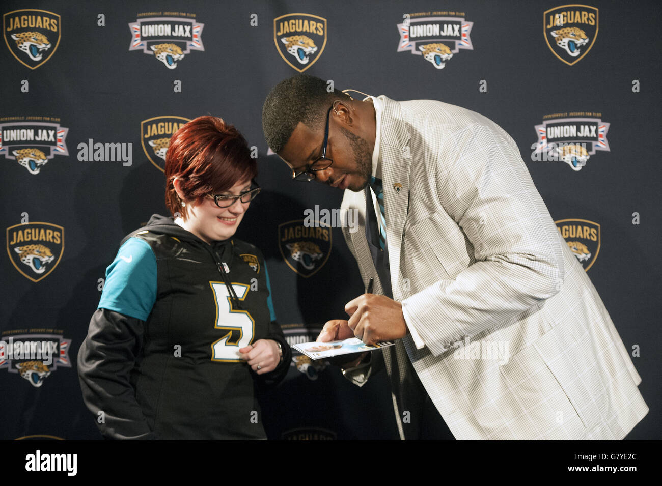 Former nfl football player hi-res stock photography and images - Alamy
