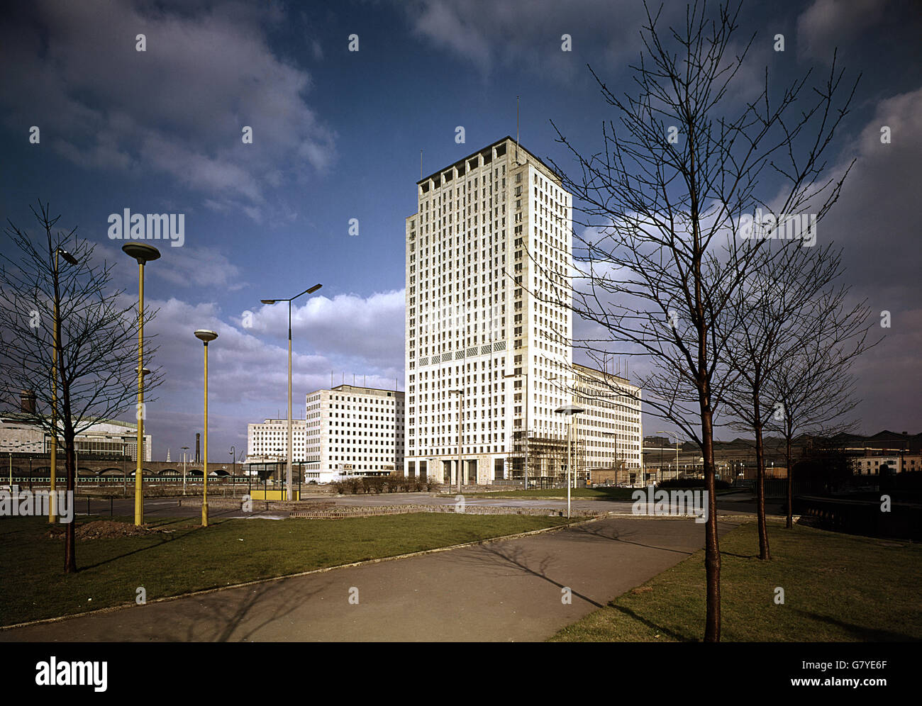 Buildings and Landmarks - Shell Building - London Stock Photo - Alamy
