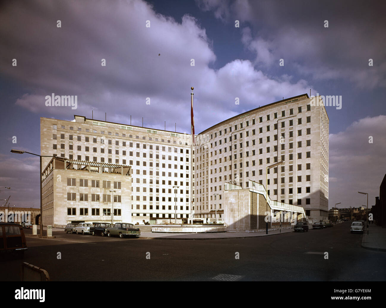 Buildings and Landmarks - Shell Building - London Stock Photo - Alamy
