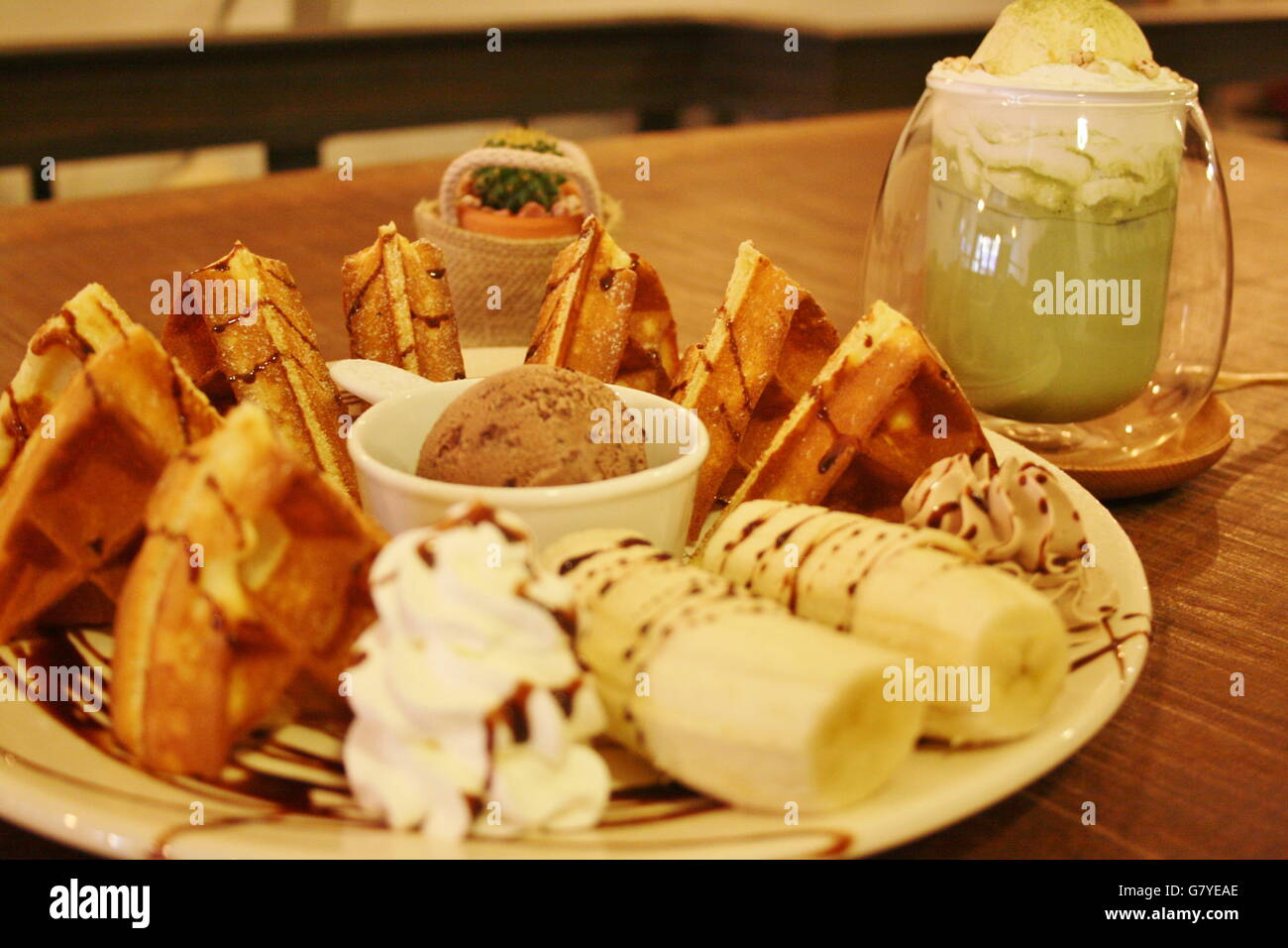 Wengu hi-res stock photography and images - Alamy