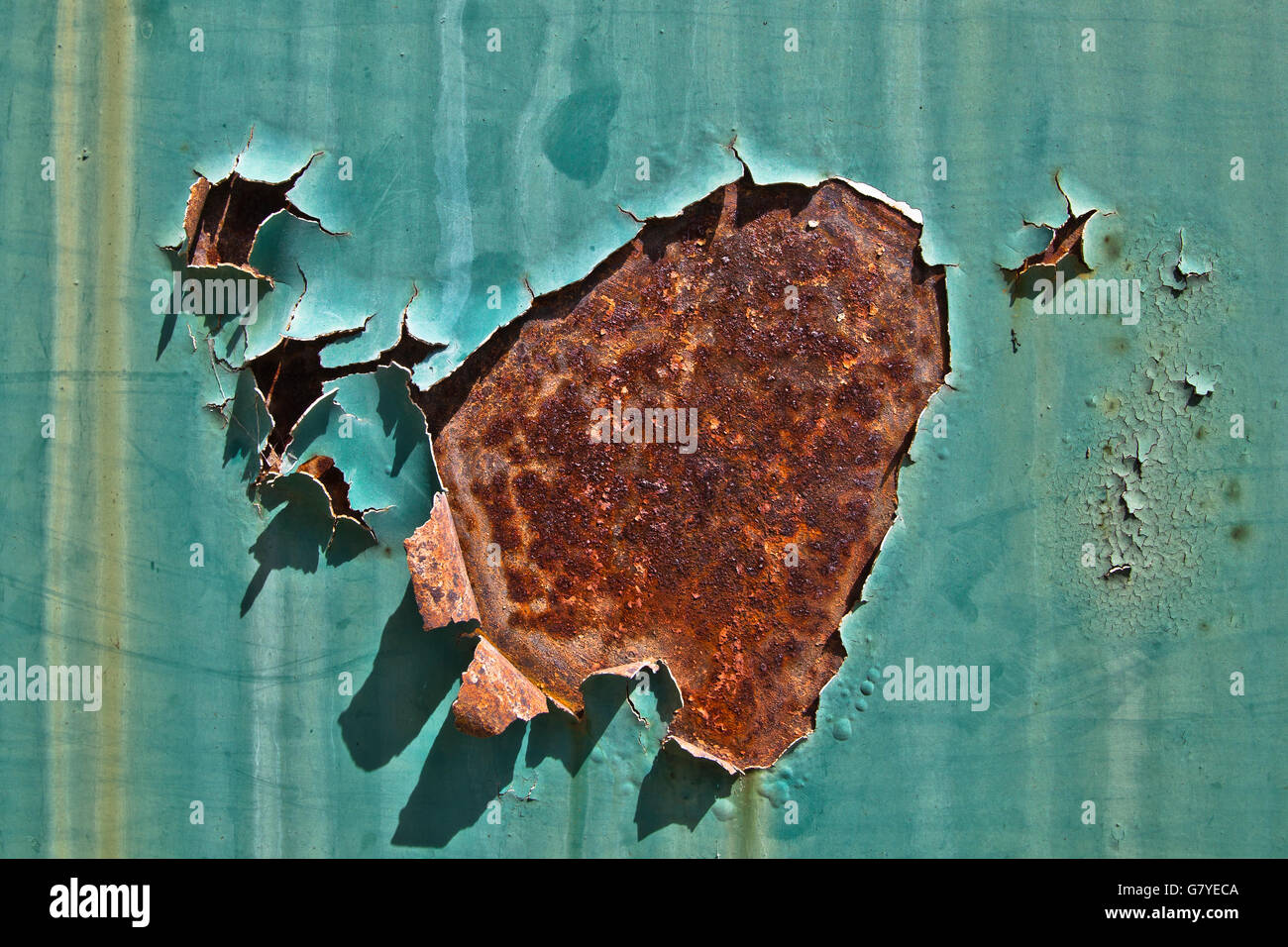 Chipped plate hi-res stock photography and images - Alamy
