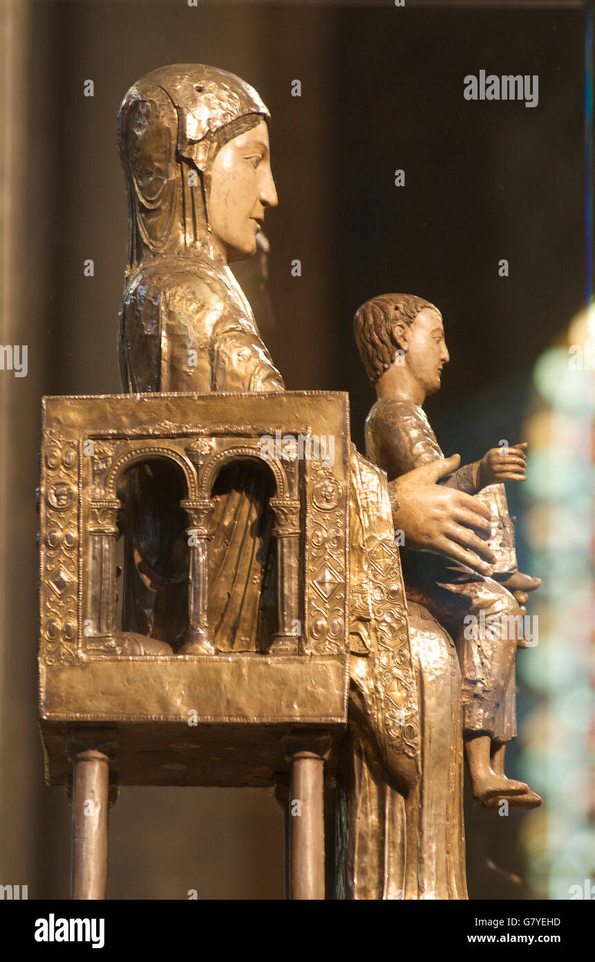 Madonna en hi-res stock photography and images - Alamy