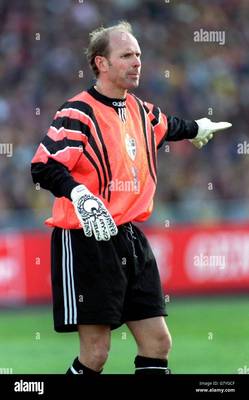 Ravelli goalkeeper hi-res stock photography and images - Alamy