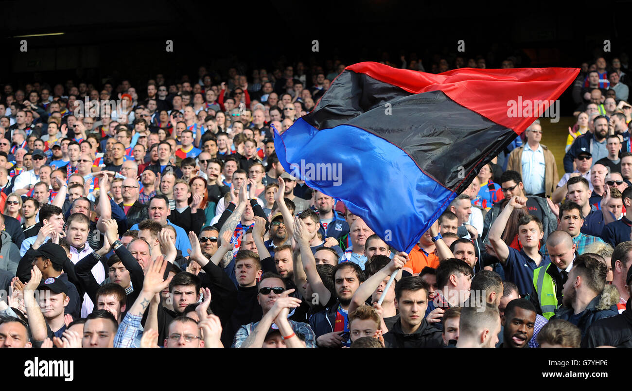 Crystal palace manchester united flag hi-res stock photography and ...