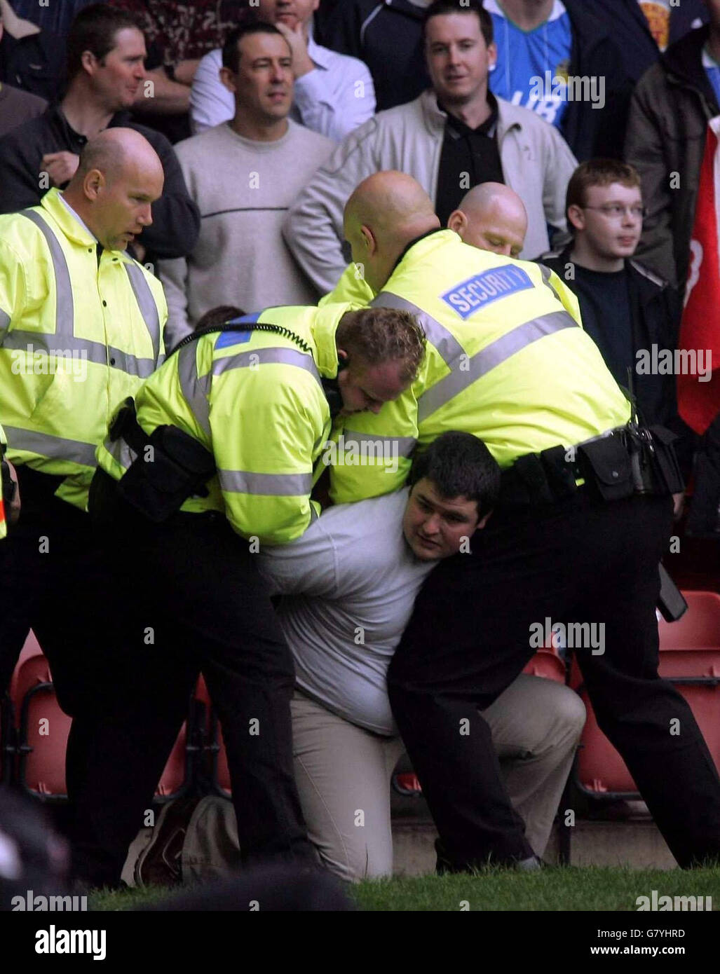 Crowd trouble football hi-res stock photography and images - Alamy