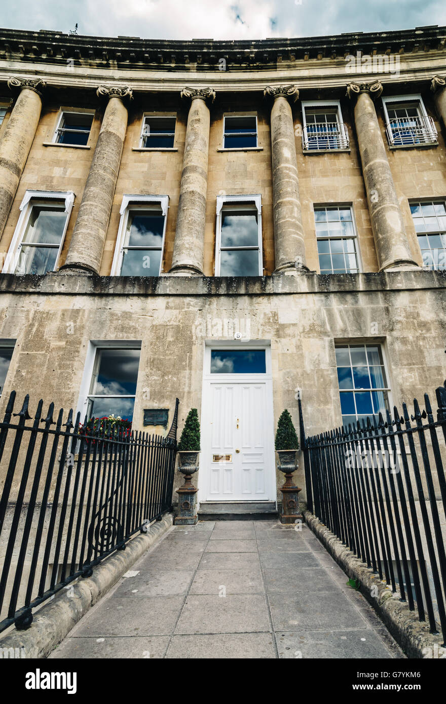 Bath, UK - August 15, 2015: The famous Royal Crescent building in Bath ...
