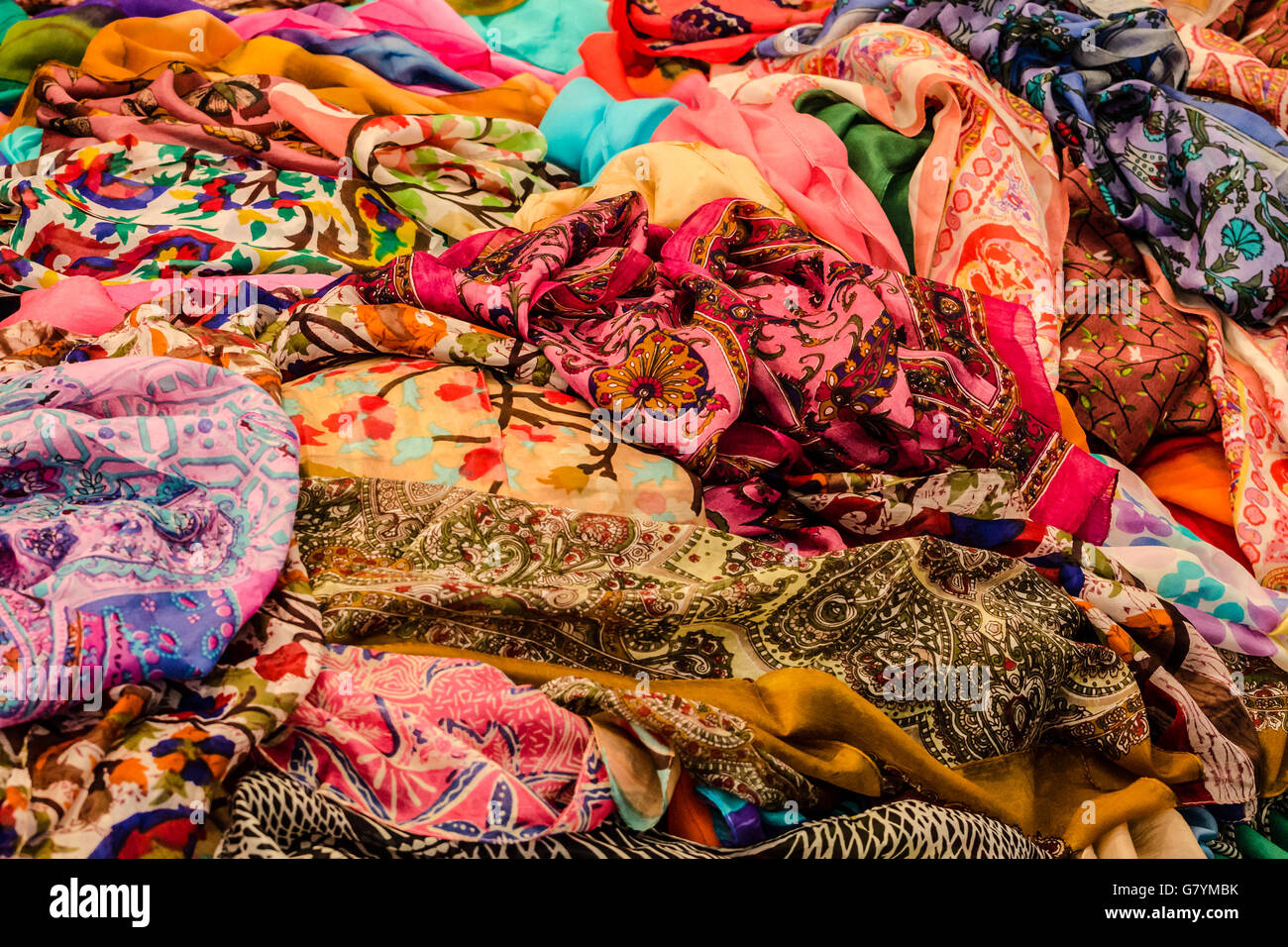 Cloth scraps hi-res stock photography and images - Alamy
