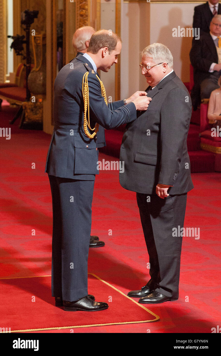 Is made obe duke cambridge investiture ceremony buckingham palace hi ...