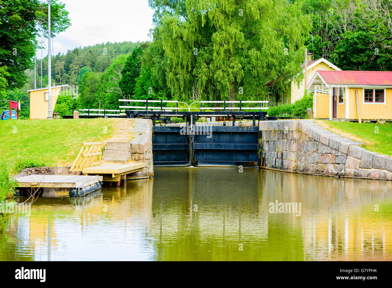 Empty canal lock hi-res stock photography and images - Alamy