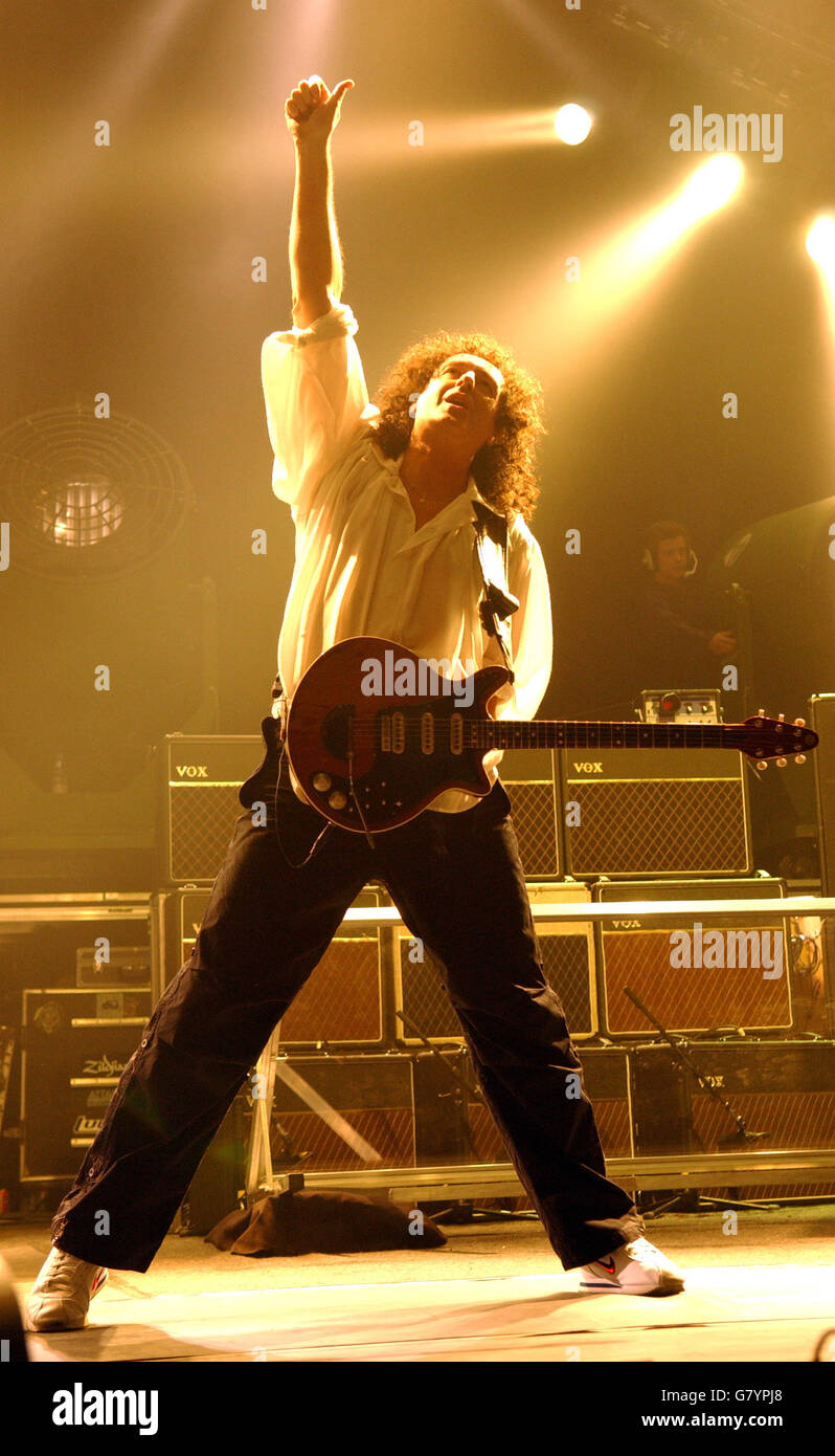 Queen in Concert - European Tour - Carling Academy Brixton. Brian May ...