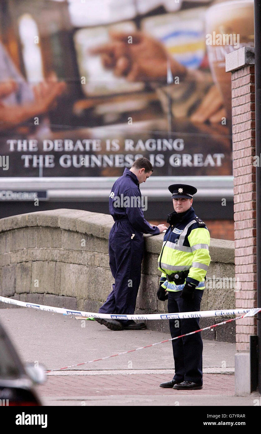 Body Discovered in Canal - Ballybough Bridge, Royal Canal Stock Photo ...
