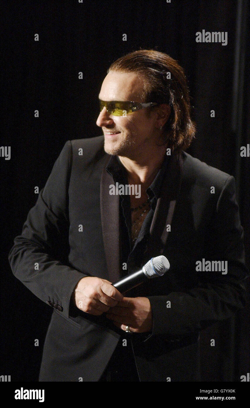 Lead singer of the irish rock group u2 hi-res stock photography and ...