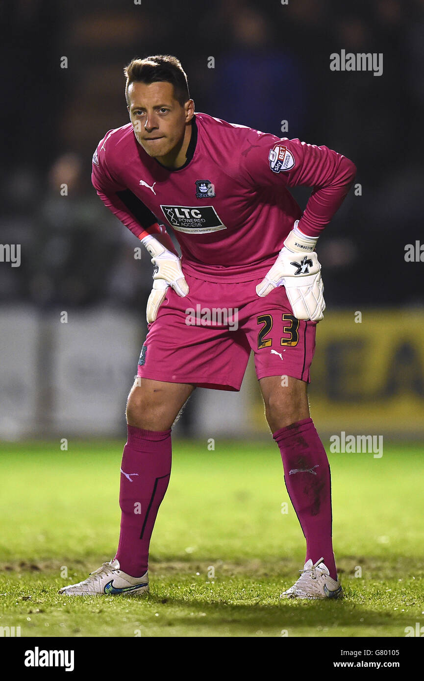Plymouth argyle goalkeeper luke mccormick hi-res stock photography and ...