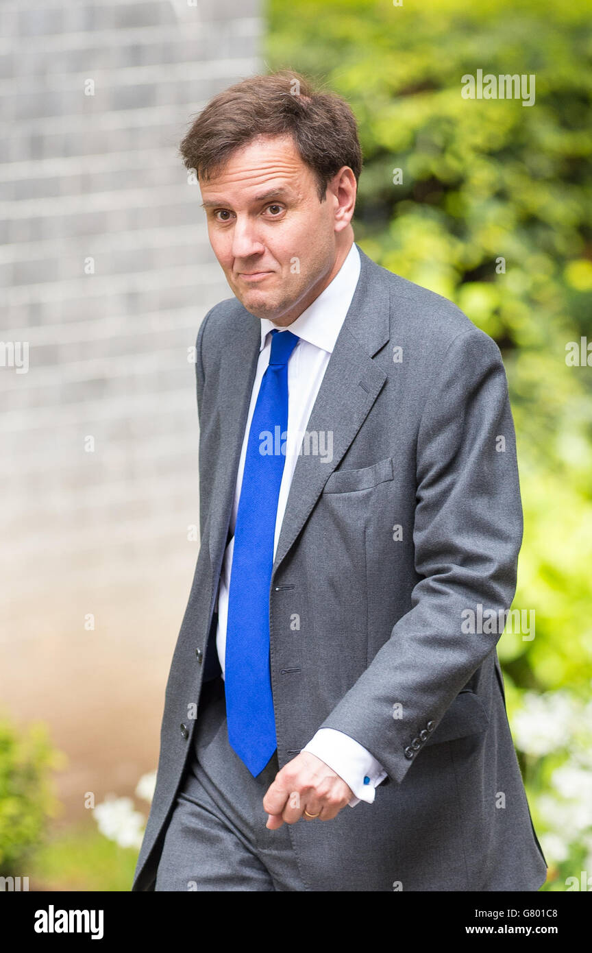 Chief secretary to the treasury greg hands hi-res stock photography and ...