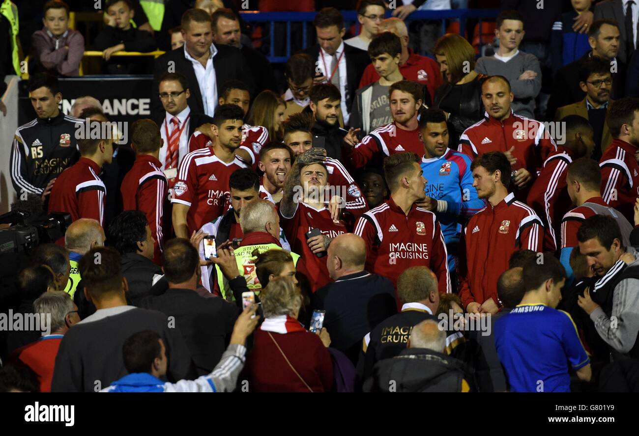 Soccer swindon ampics hli hi-res stock photography and images - Alamy