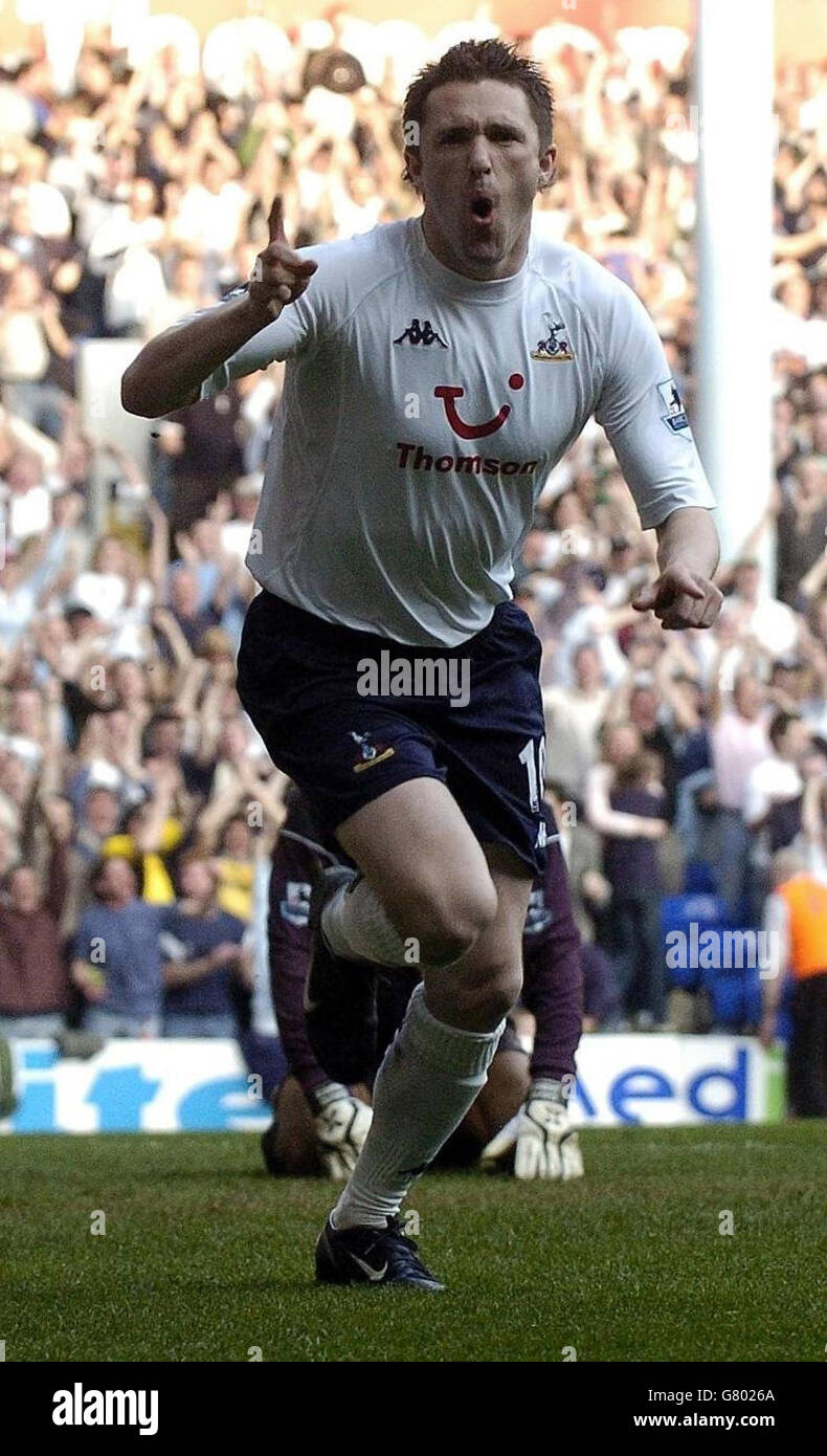 Tottenham hotspurs robbie keane celebrates his goal against manchester ...
