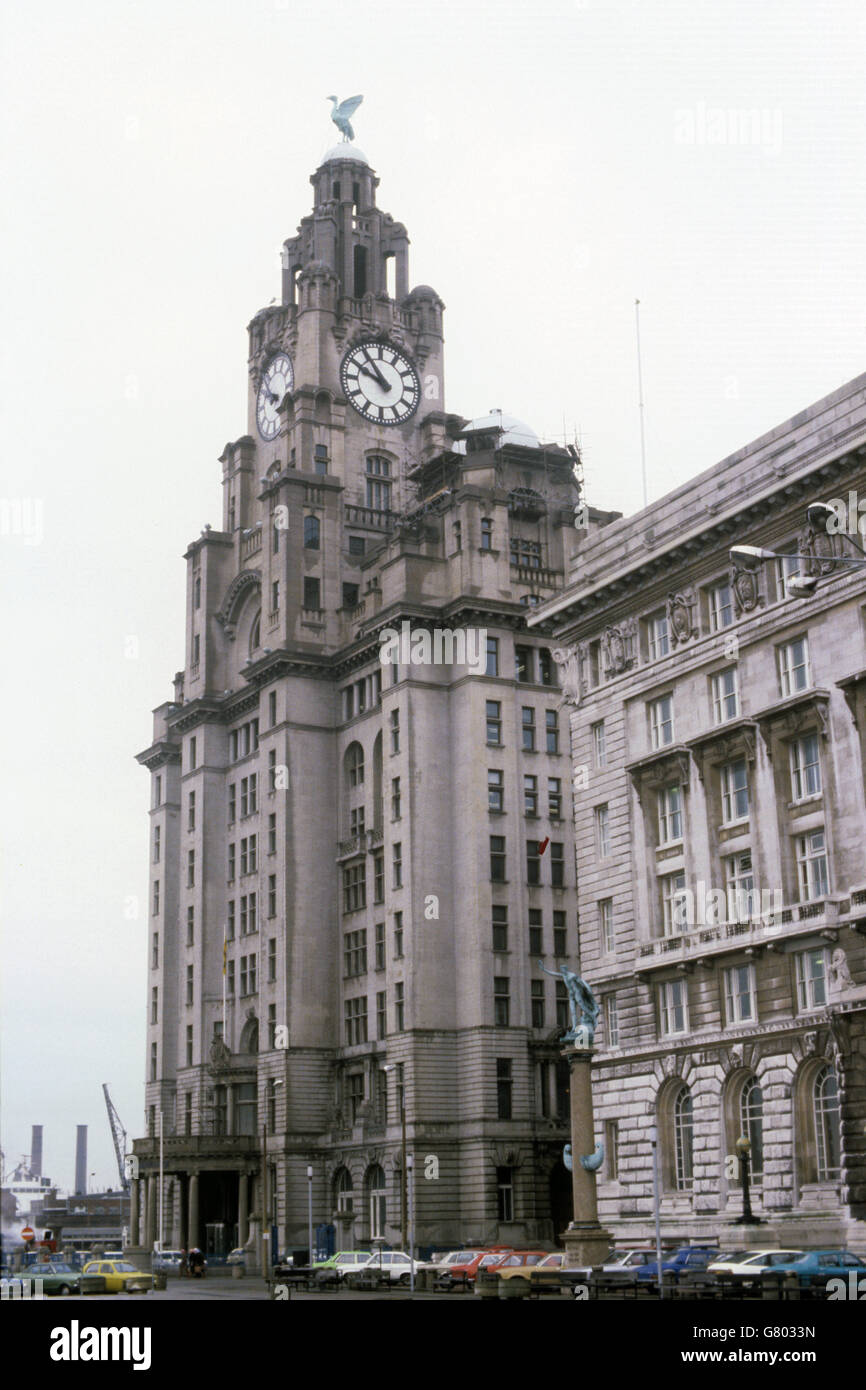 Buildings and Landmarks - Liver Building - Liverpool Stock Photo - Alamy
