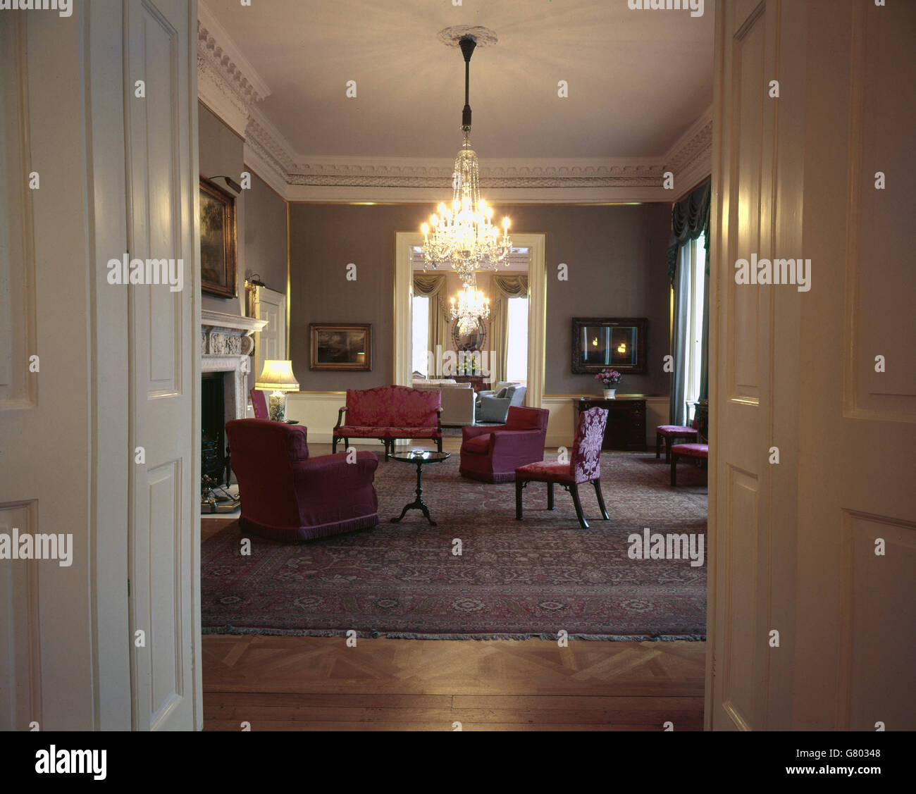 No 10 downing street room hi-res stock photography and images - Alamy
