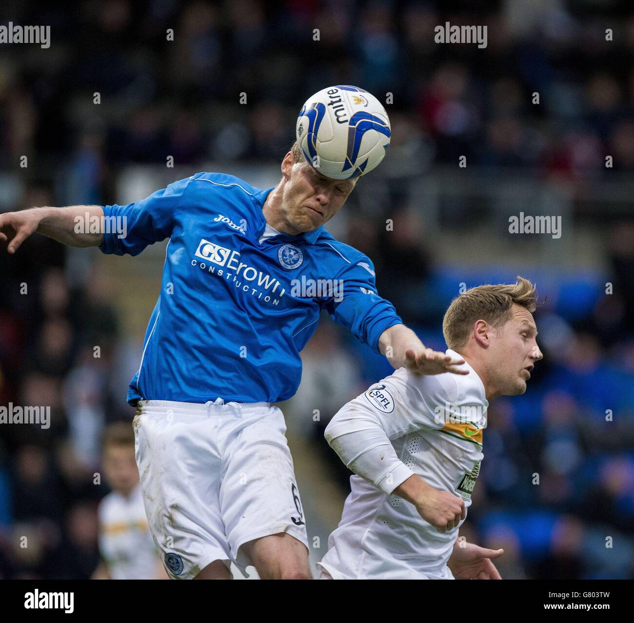 St Johnstone's Steven Anderson and Celtic's Kris Commons (right) battle ...
