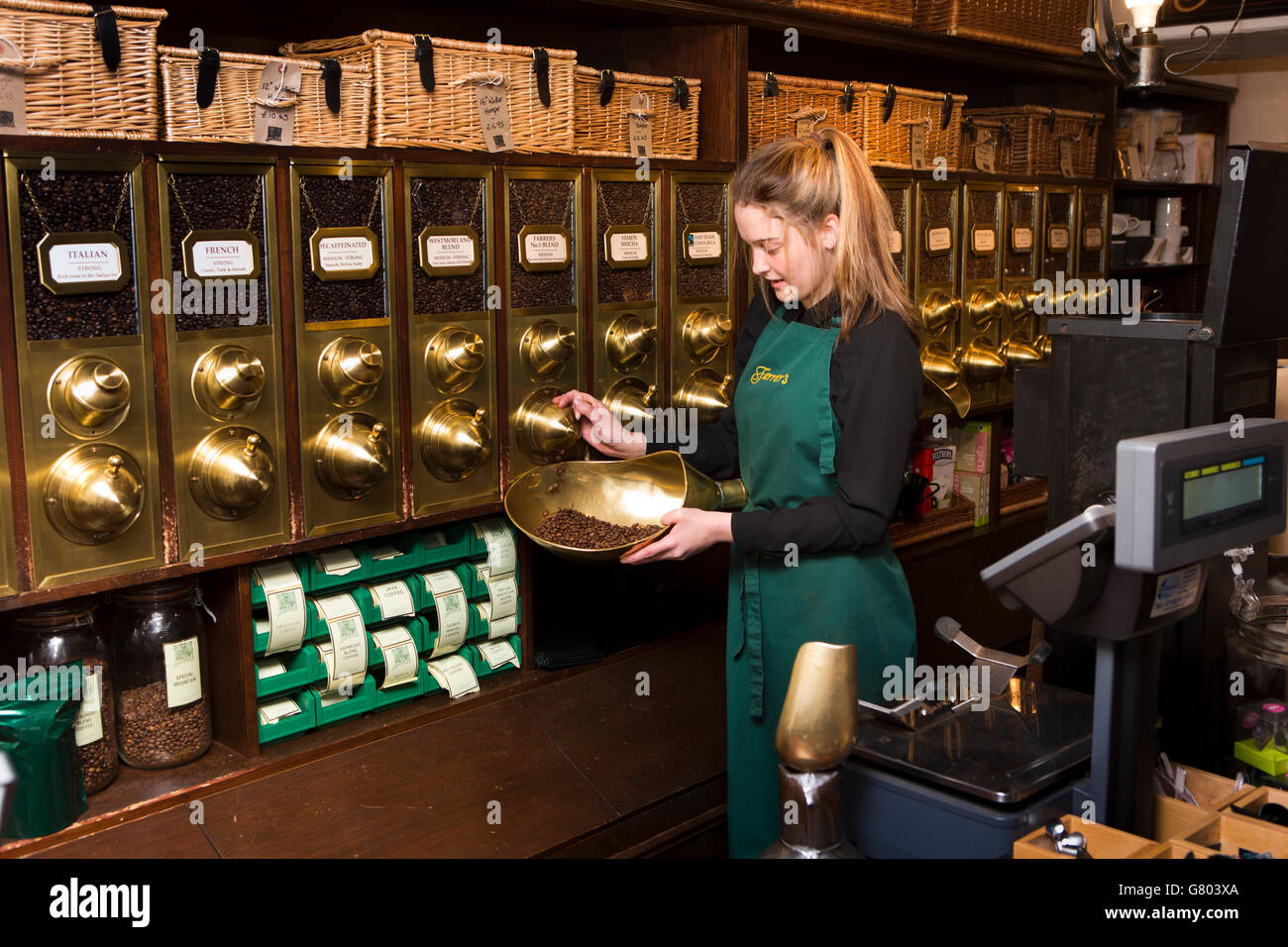 Coffee shop assistant hi-res stock photography and images - Alamy