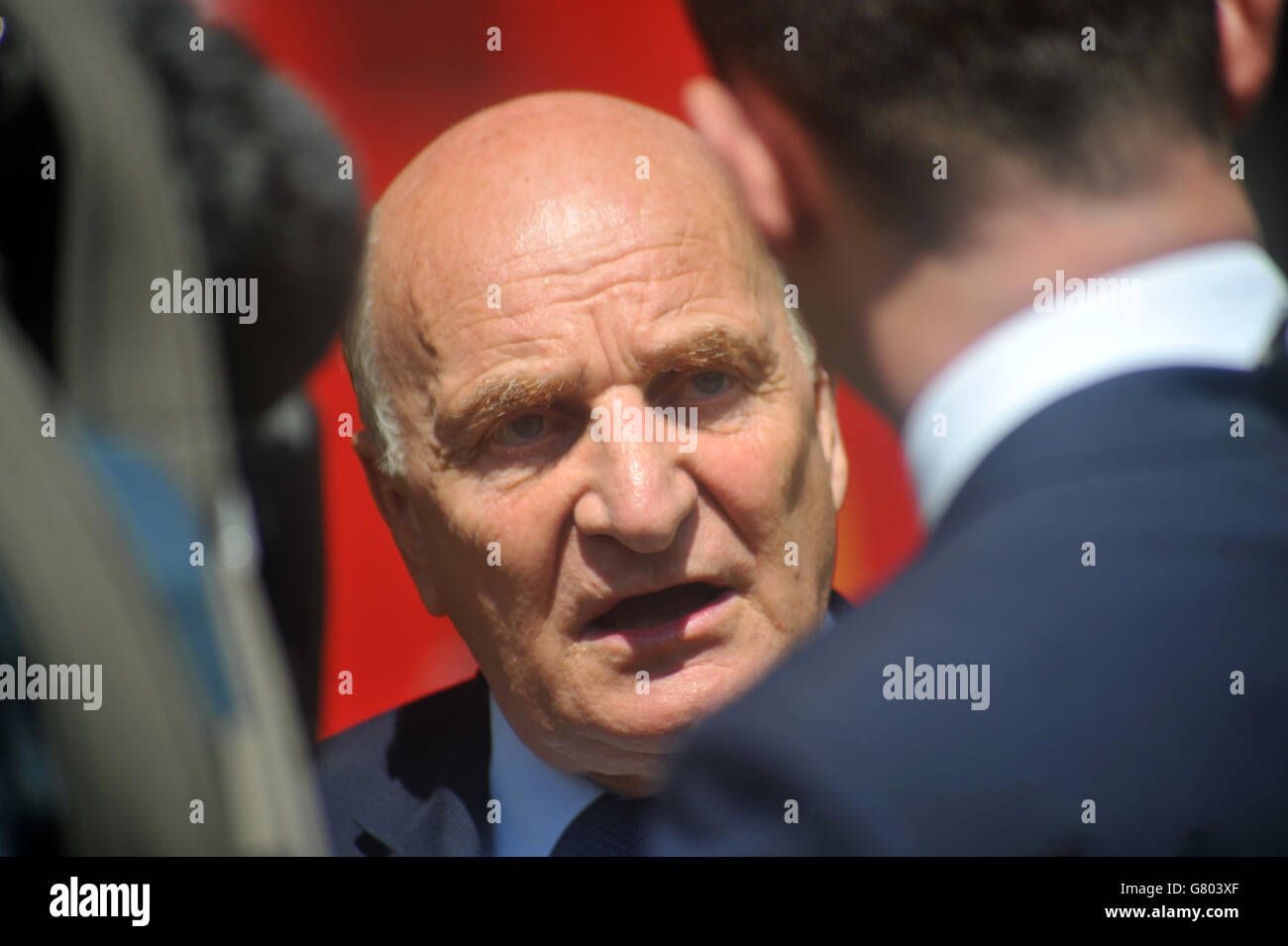 College Green, London, UK, 24 June 2016, Steve Pound opposite the ...