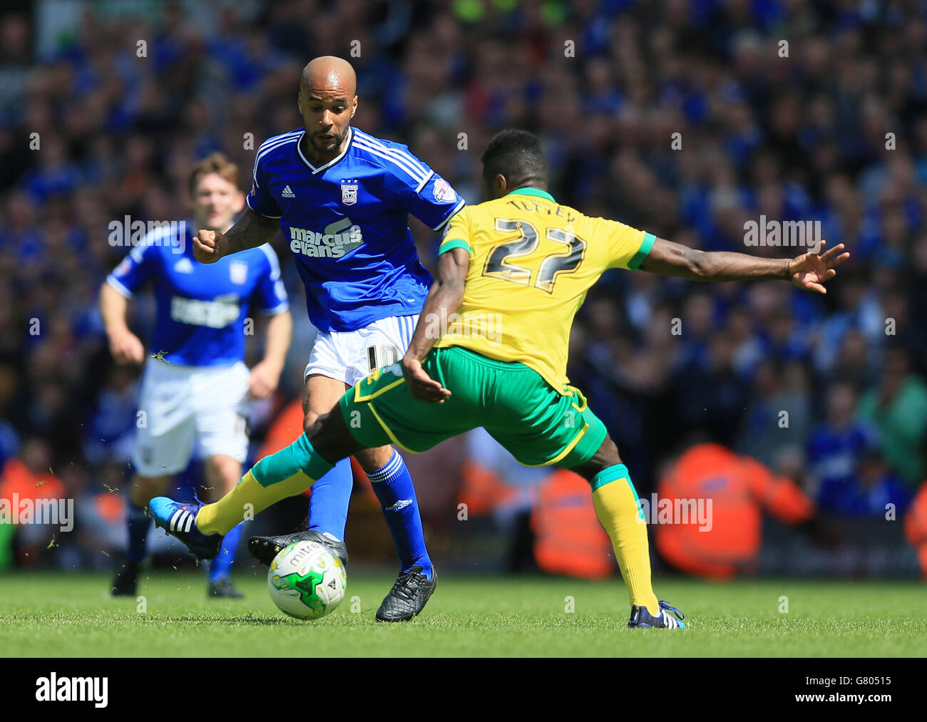 Norwich City's Alexander Tettey (right) and Ipswich Town's David ...