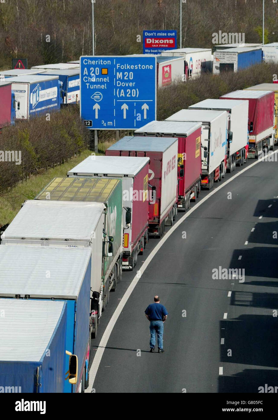 Chaos on M20 - Operation Stack - Folkestone Stock Photo - Alamy