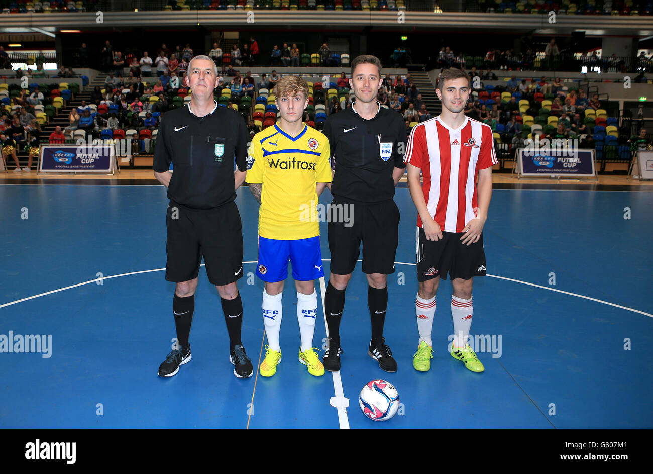 The Reading captain and the Sheffield United captain pose with the ...
