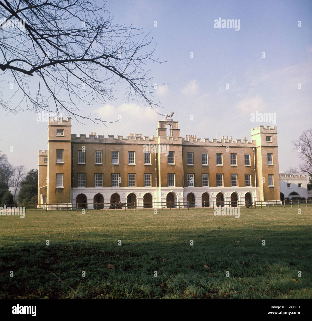 Exterior syon house hi-res stock photography and images - Alamy